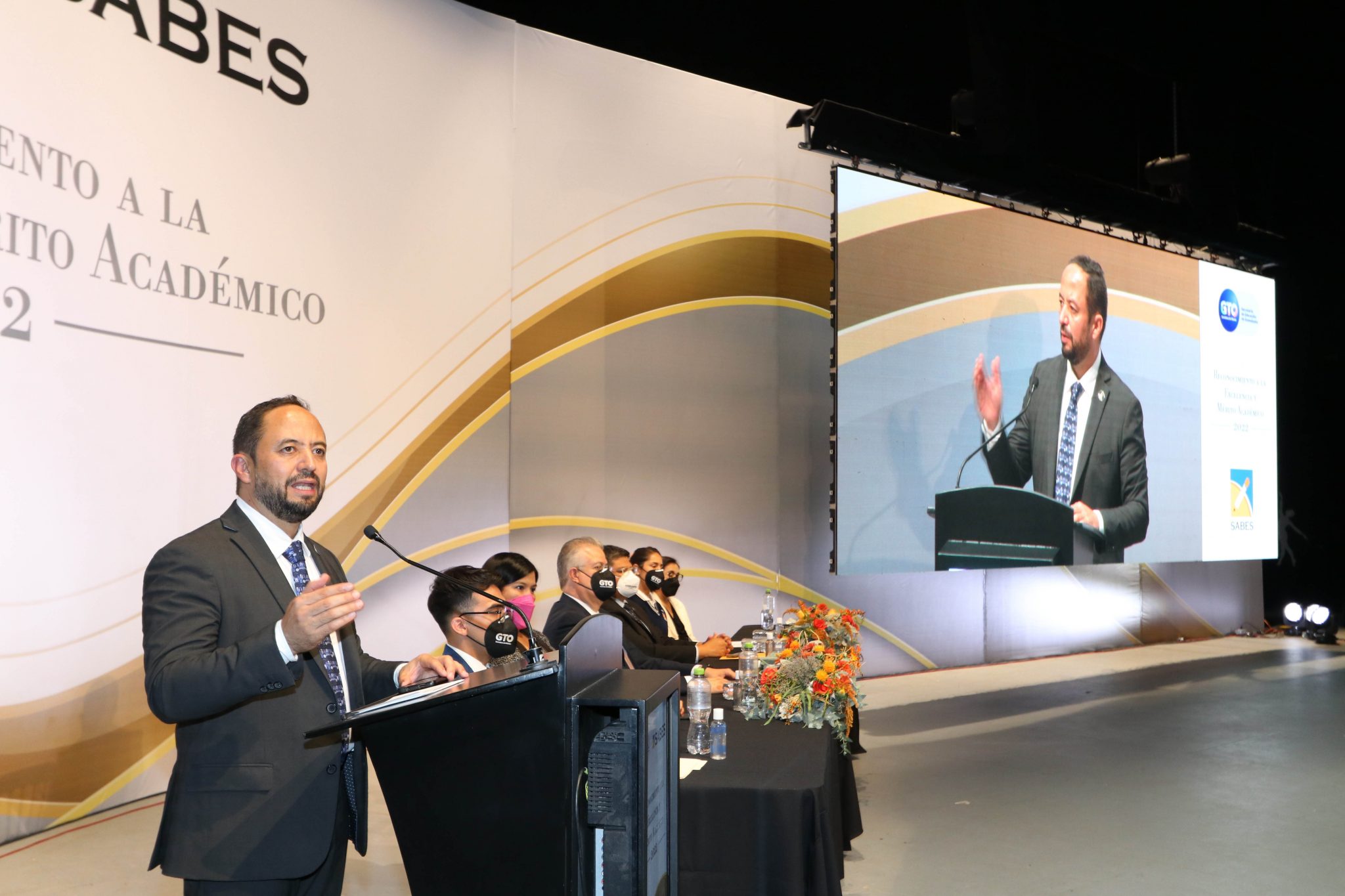 Reconocen la excelencia y el mérito académico de los estudiantes del ...