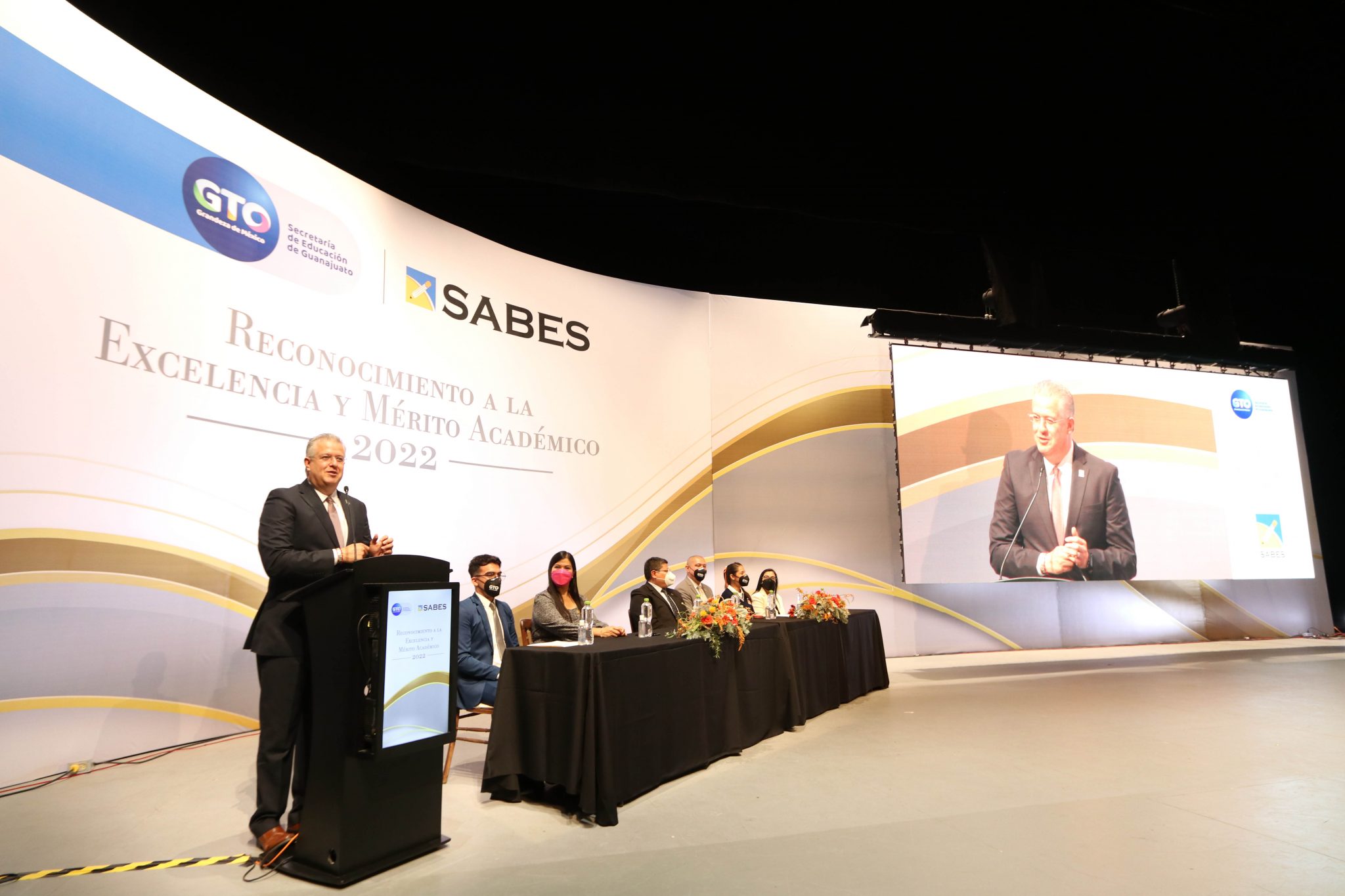 Reconocen la excelencia y el mérito académico de los estudiantes del ...