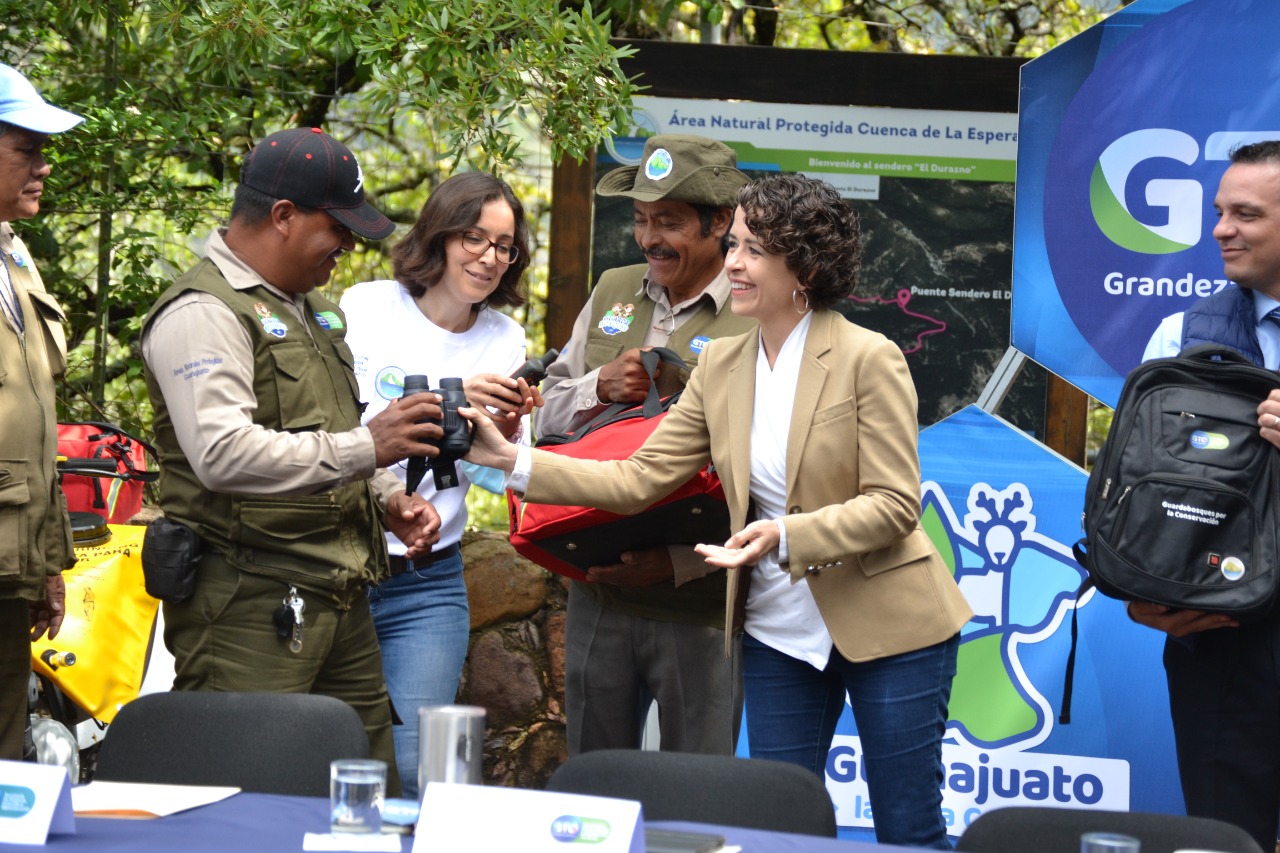 Reciben guardabosques equipamiento para fortalecer su labor en las ANP ...