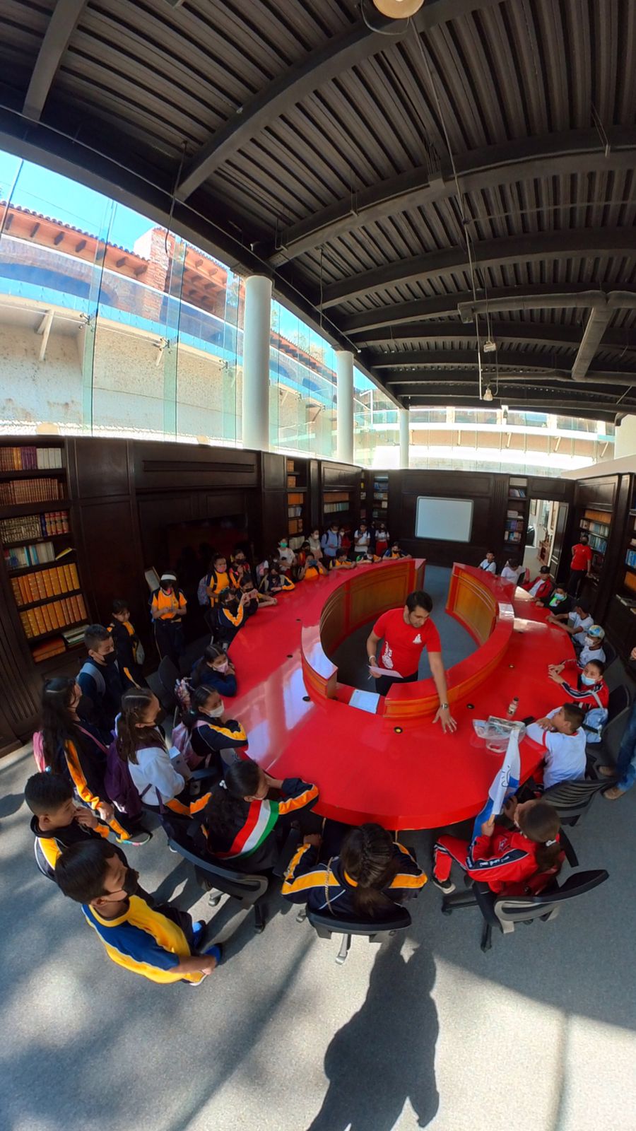 Estudiantes Acámbaro visitan el Centro Fox como Territorio de ...