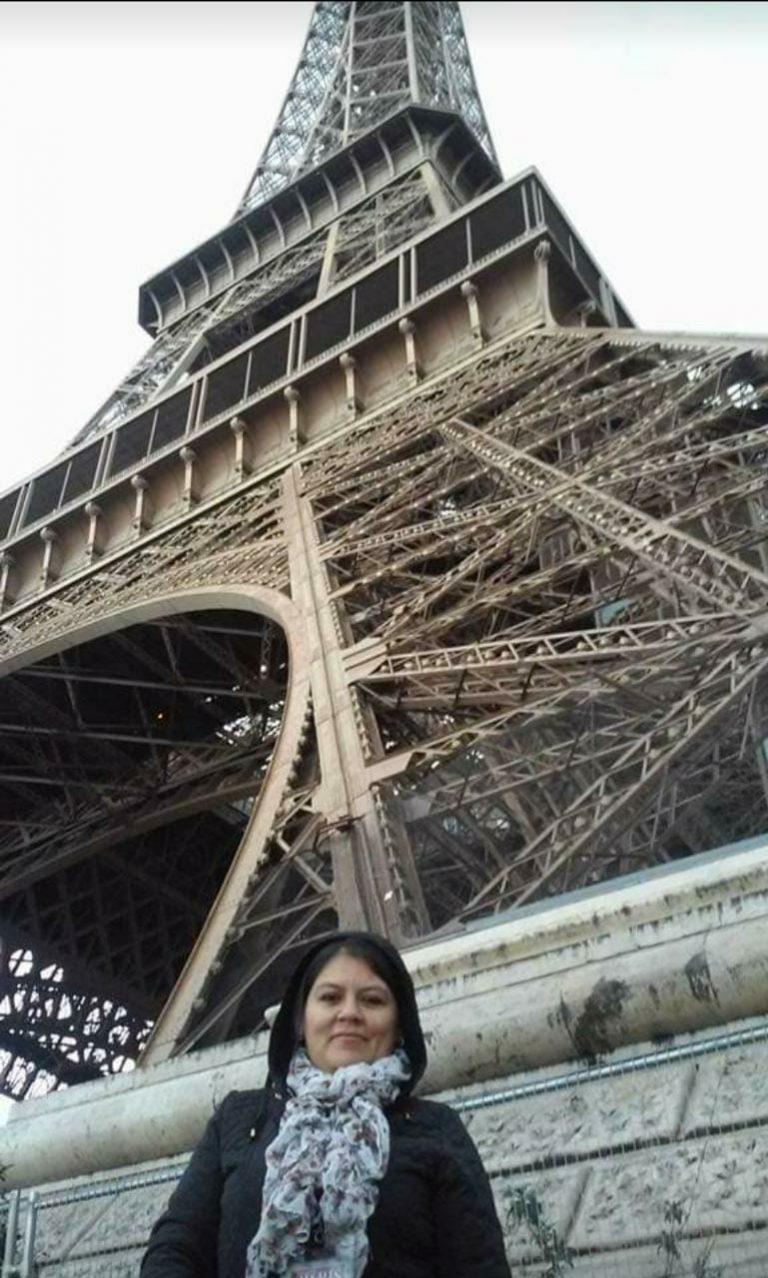 La maestra Claudia Arriaga inspira a jóvenes con su destacada ...