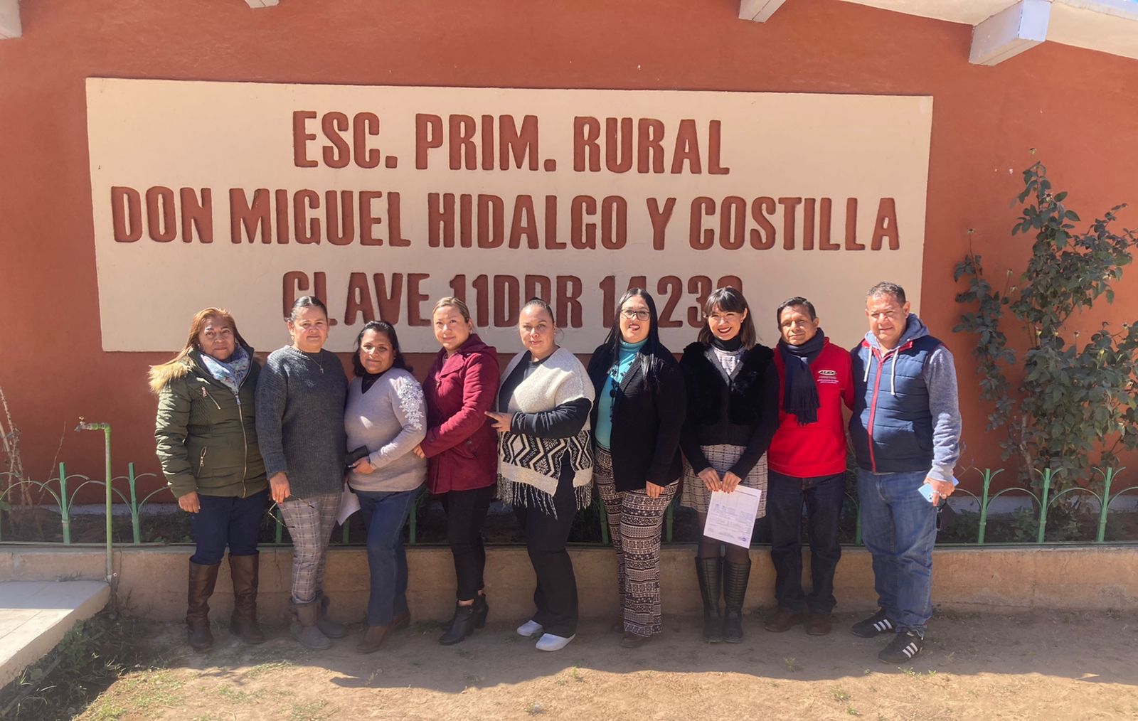 Personal educativo analiza y planea estrategias para favorecer el ...